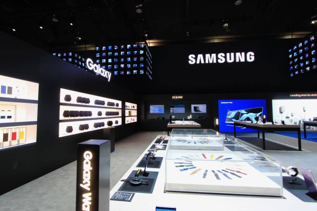 CES 2019 Exhibit Lighting - Fine Design Associates